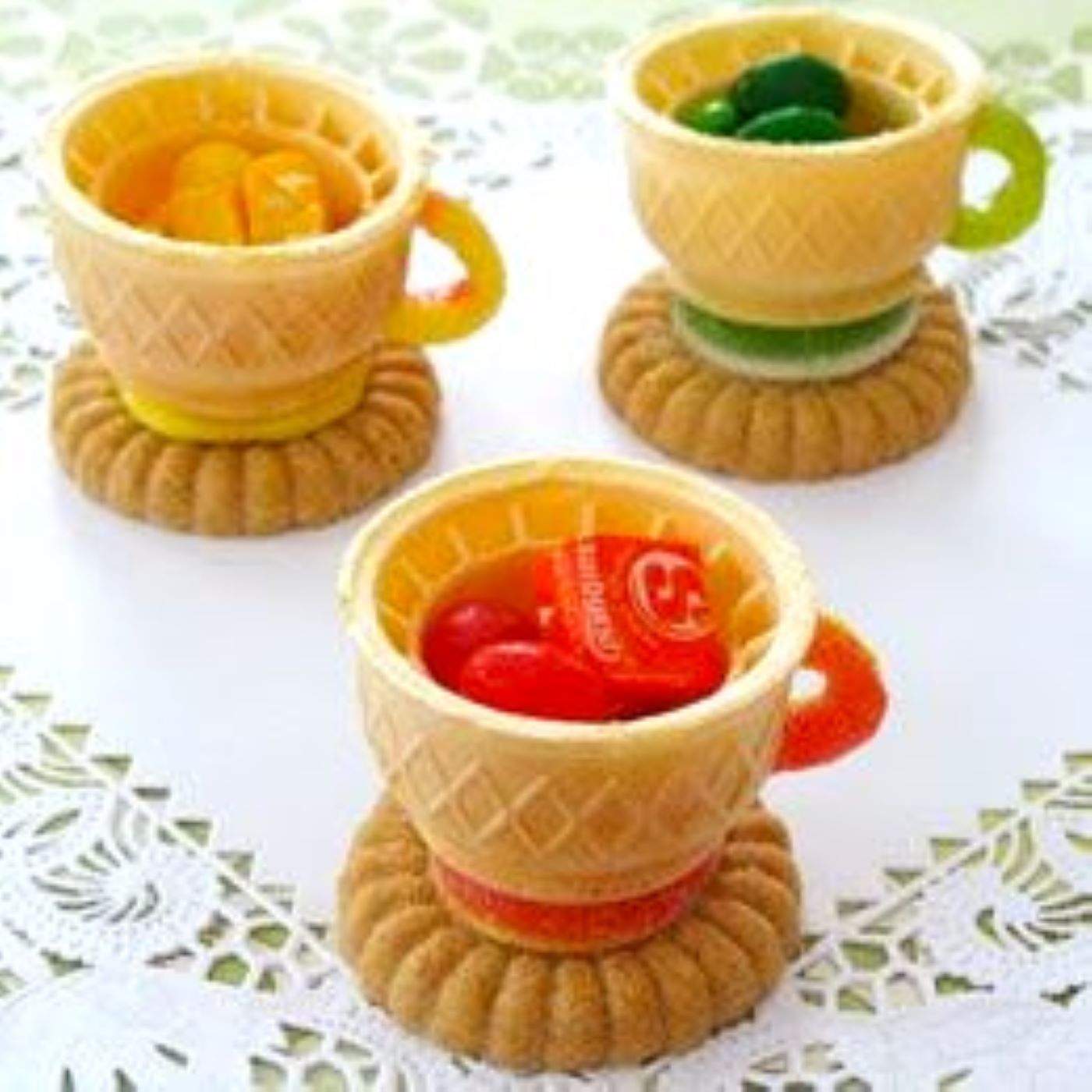 Solve Edible Teacups jigsaw puzzle online with 144 pieces