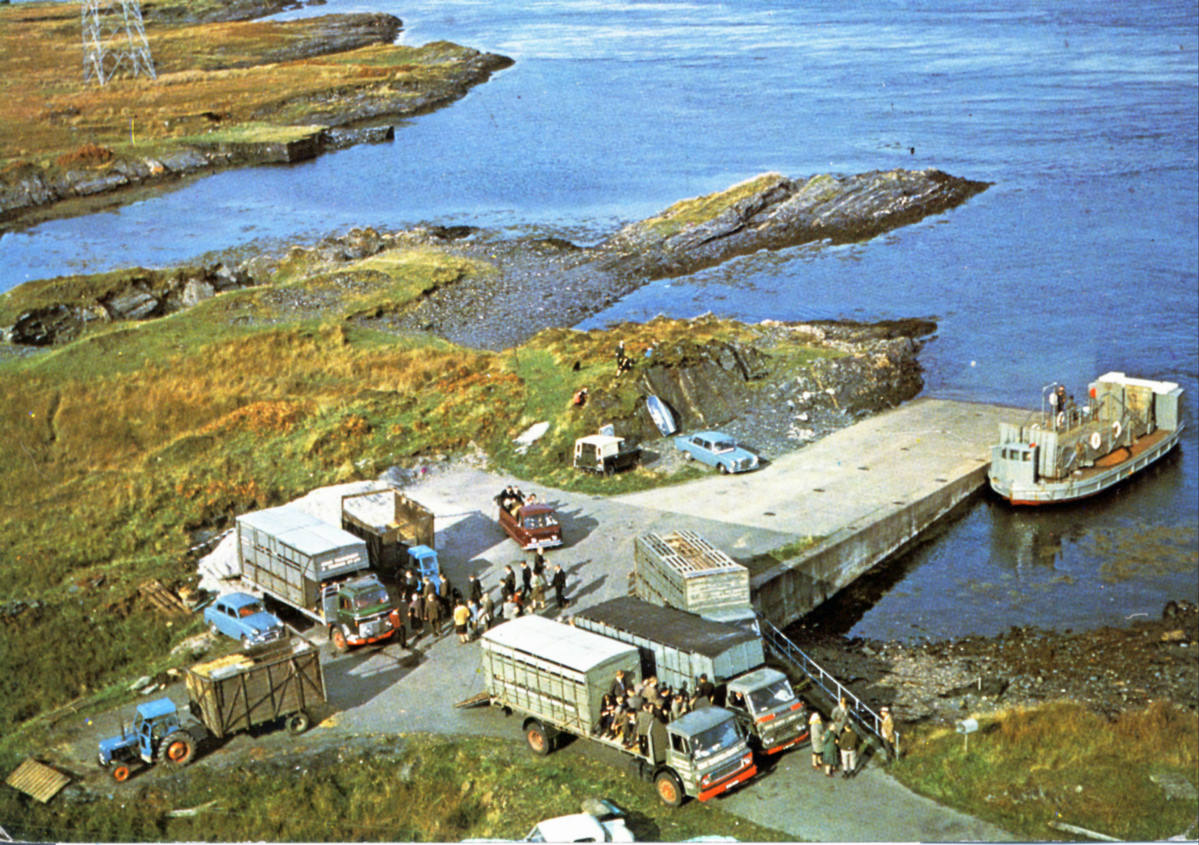 Solve Cuan Ferry ARGYLL SCOTLAND jigsaw puzzle online with 88 pieces