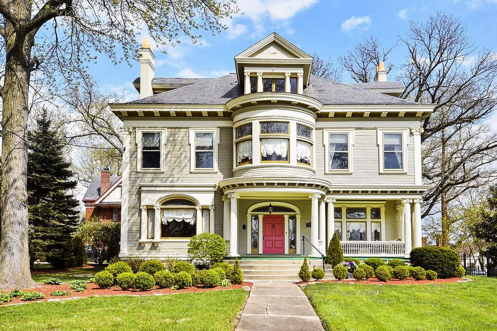 Solve Cincinnati, Ohio jigsaw puzzle online with 247 pieces