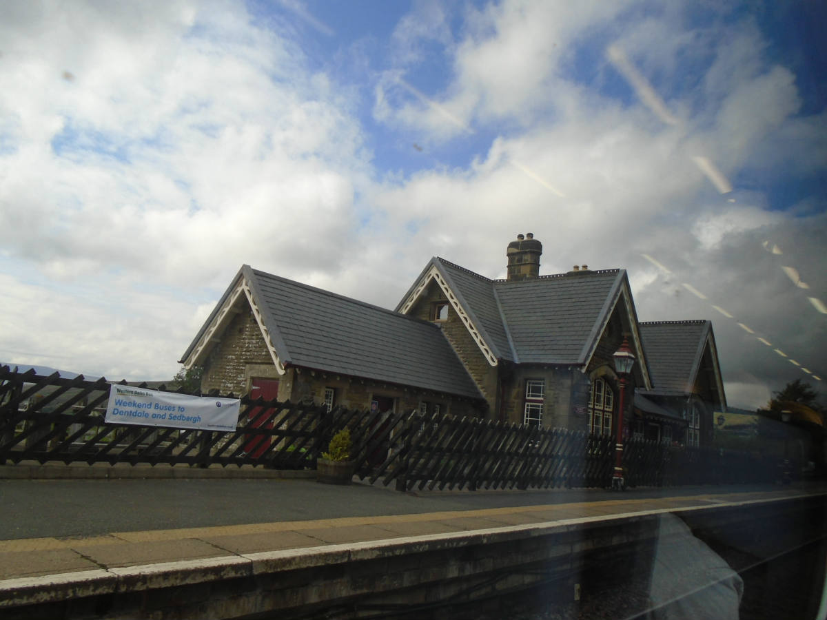 Solve Settle Carlisle Line jigsaw puzzle online with 88 pieces