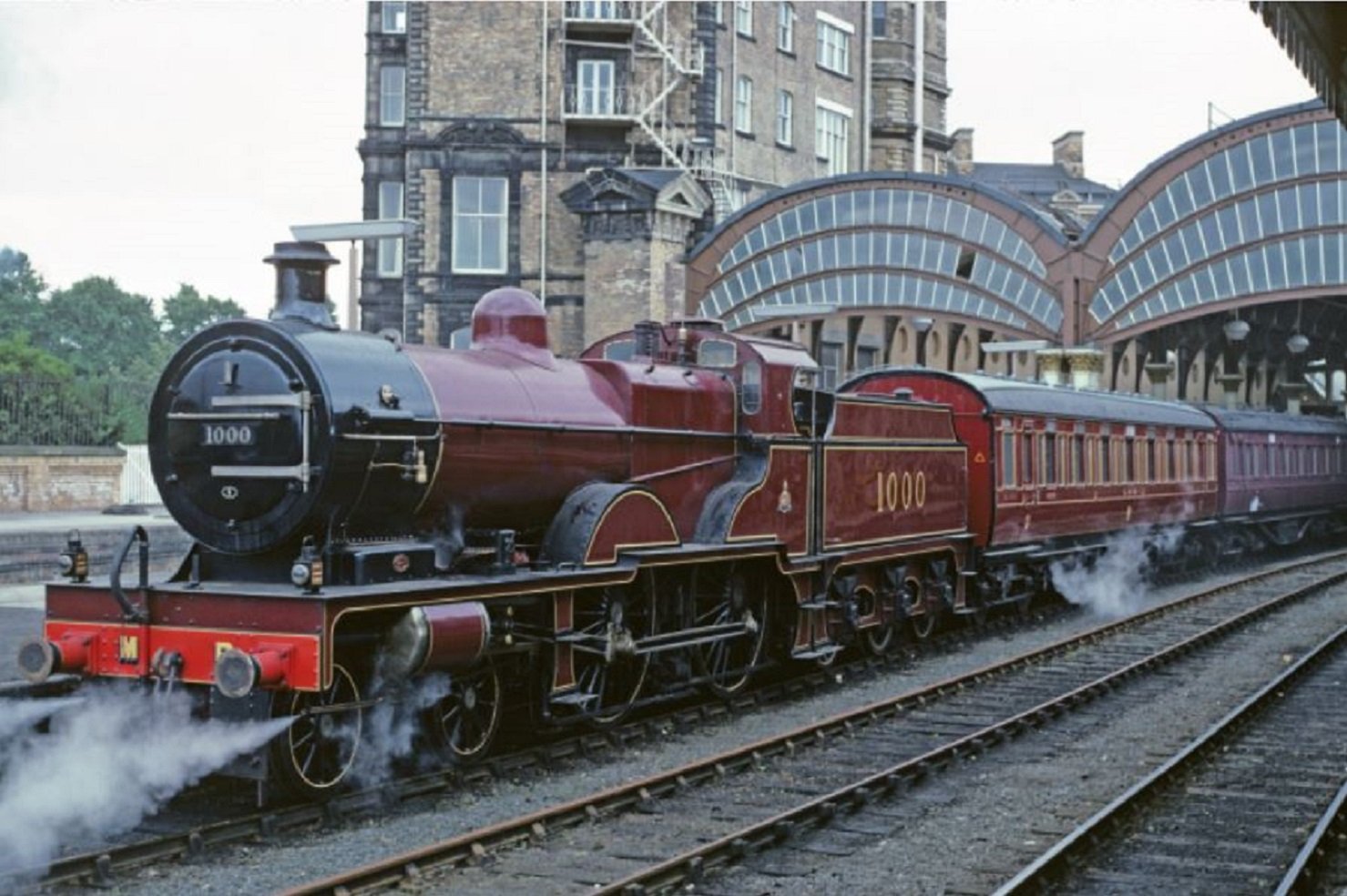 Solve LMS Compound 4-4-0 1000. jigsaw puzzle online with 70 pieces