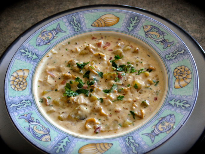 Solve Clam Daddy's Clam Chowder jigsaw puzzle online with 88 pieces