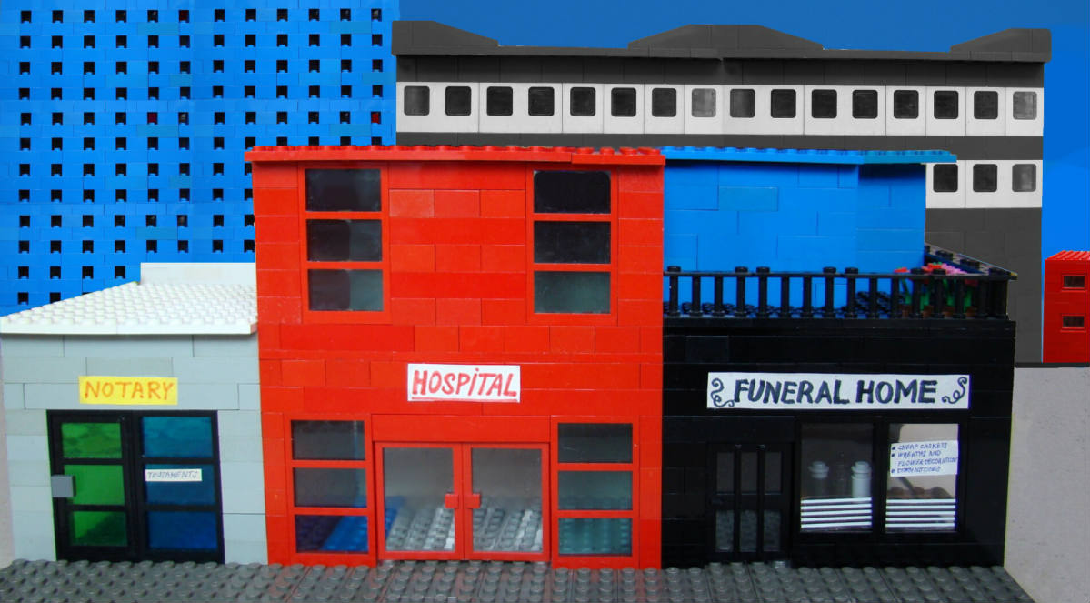 Solve Convenient neighborhood jigsaw puzzle online with 66 pieces