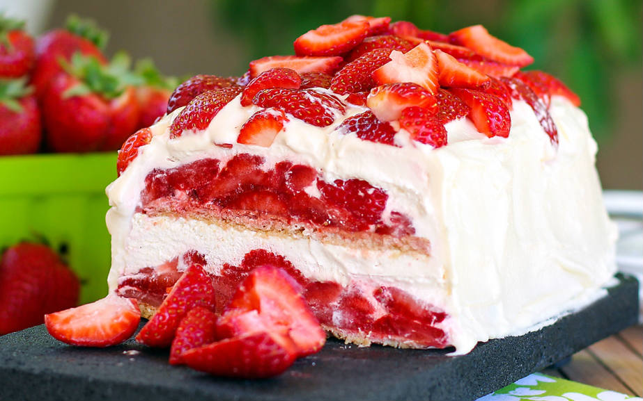 Solve Strawberry Shortcake No Bake Ice Box Cake jigsaw puzzle online ...