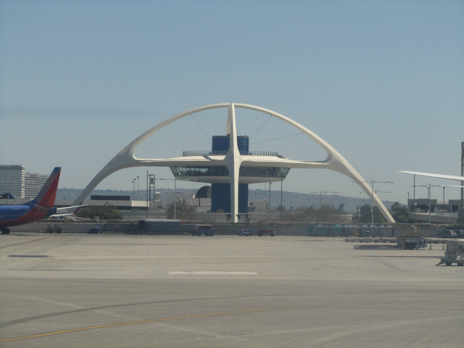 Solve 'Encounter' Restaurant, Theme Building, LAX jigsaw puzzle online ...