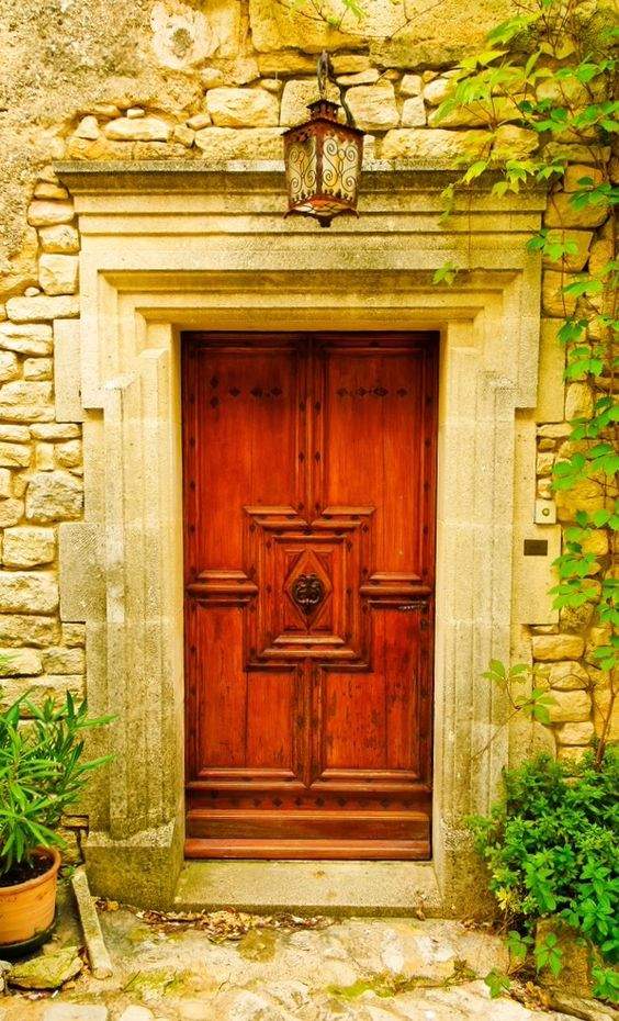 Solve BEAUTIFUL DOOR jigsaw puzzle online with 60 pieces