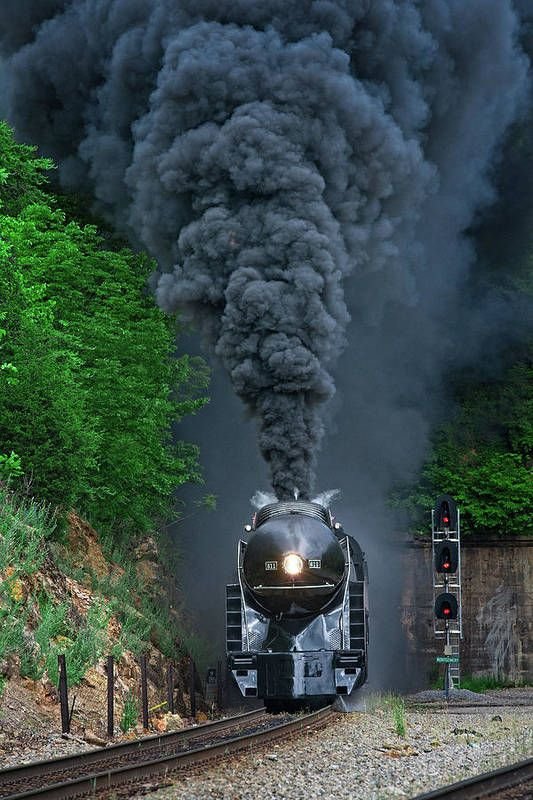 Solve N&W #611 J Class jigsaw puzzle online with 40 pieces