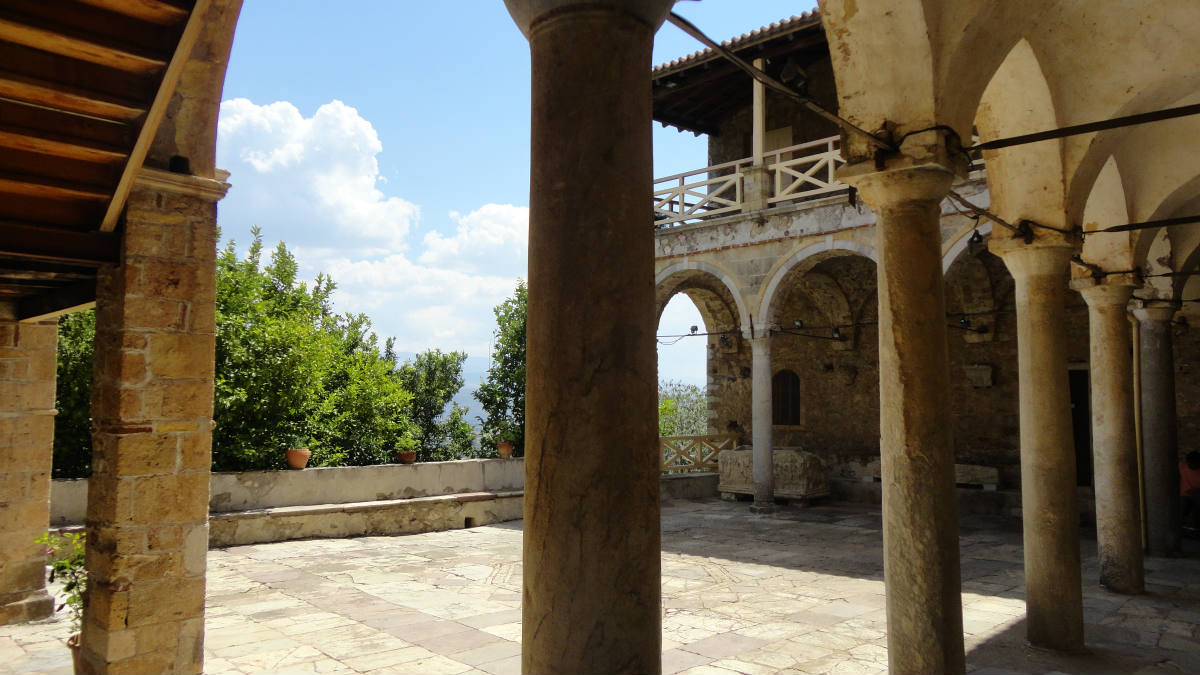 Solve Mystras Castle ruins 6 - Greece jigsaw puzzle online with 45 pieces