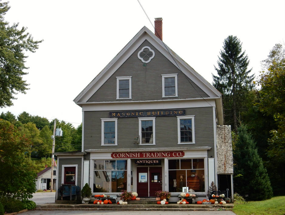 Solve Cornish, Maine jigsaw puzzle online with 20 pieces