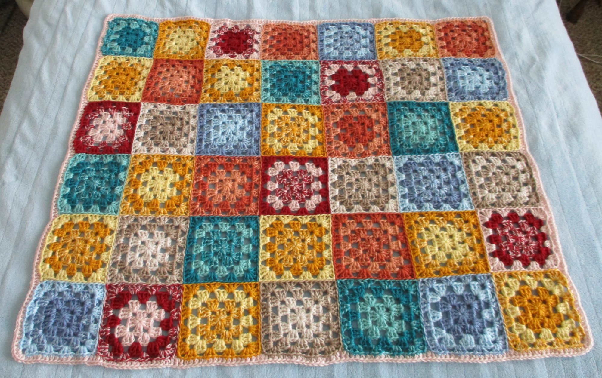 Solve Afghan jigsaw puzzle online with 96 pieces