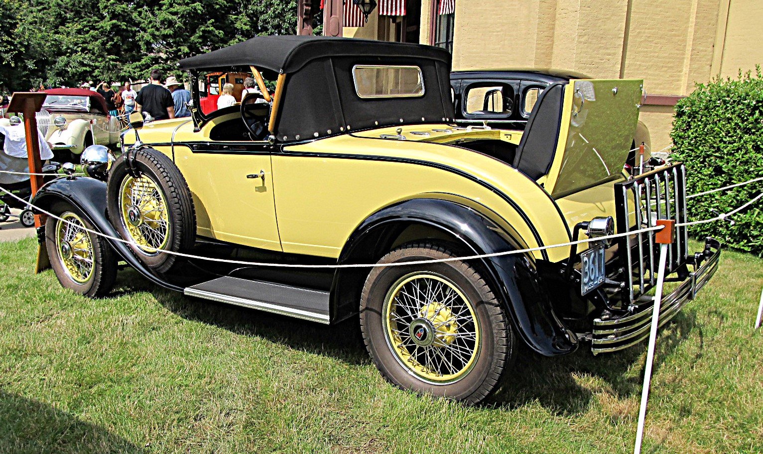 Solve 1929 Peerless--Rear And Side jigsaw puzzle online with 84 pieces