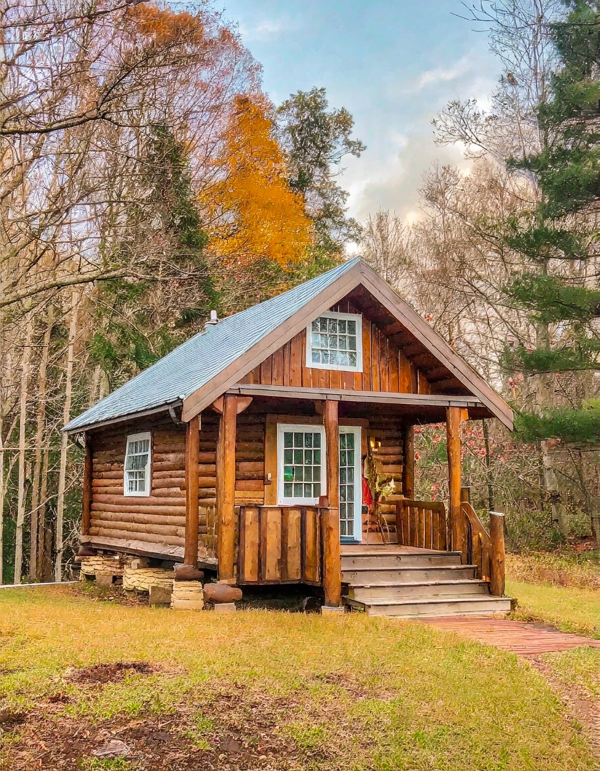 Solve log cabin in the woods (5) jigsaw puzzle online with 154 pieces