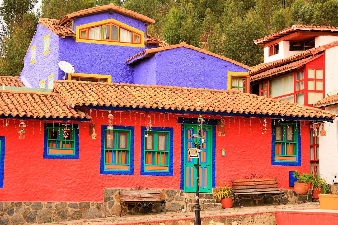 Solve House of many colors (resize 12 to 294 pieces) jigsaw puzzle ...