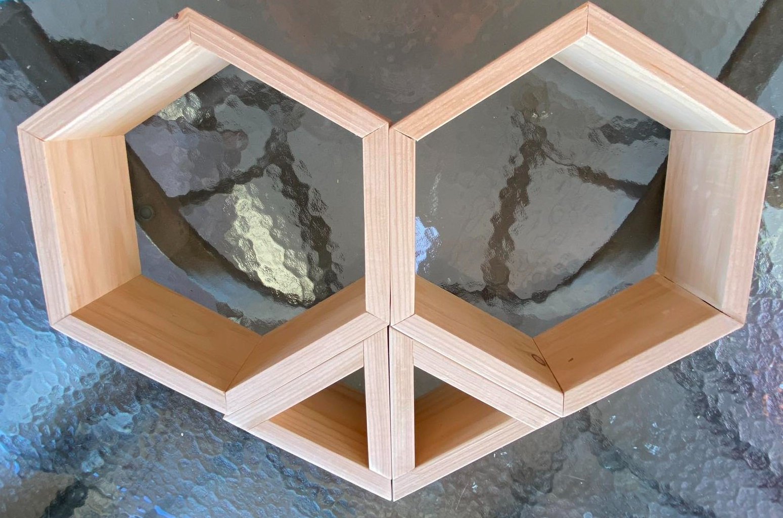 Solve DOUBLE HEXAGON jigsaw puzzle online with 54 pieces