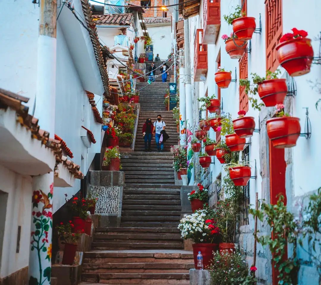 Solve Cusco, Peru jigsaw puzzle online with 255 pieces