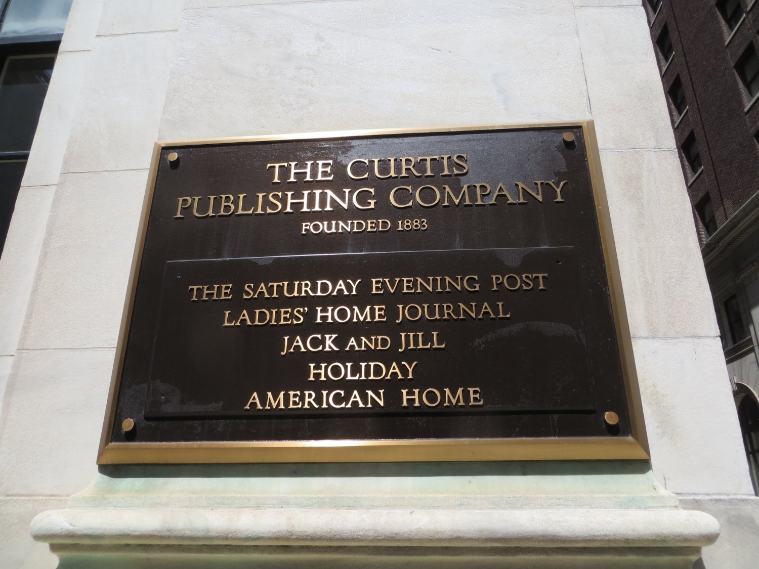 Solve The Curtis Company - Philly jigsaw puzzle online with 12 pieces