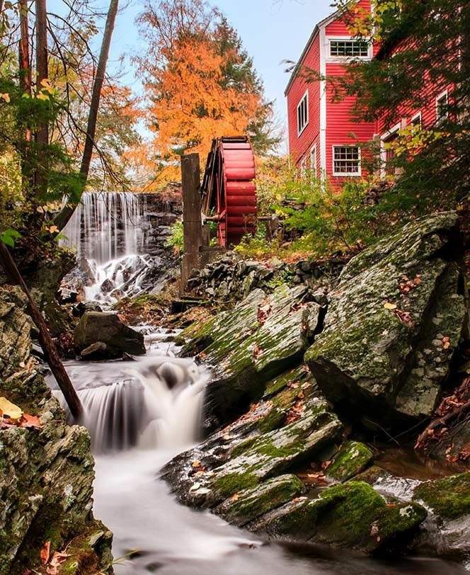 Solve RED RIVER MILL jigsaw puzzle online with 80 pieces