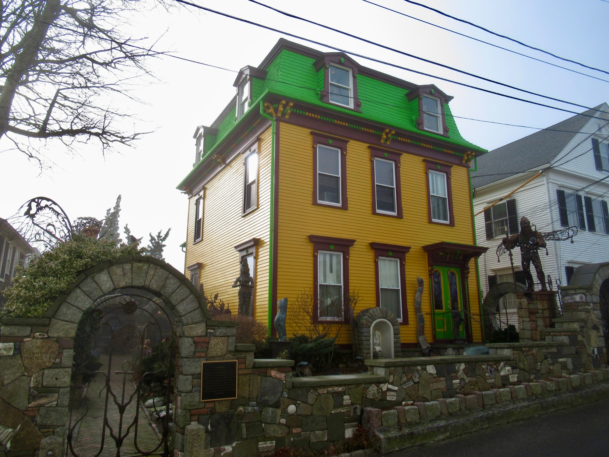 Solve House jigsaw puzzle online with 88 pieces