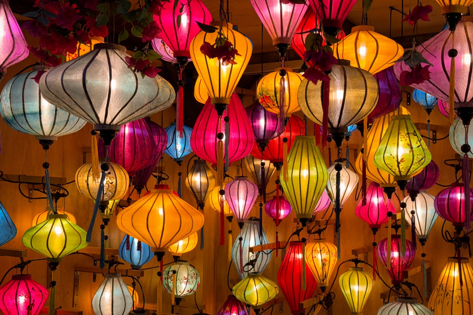 Solve Lanterns jigsaw puzzle online with 126 pieces
