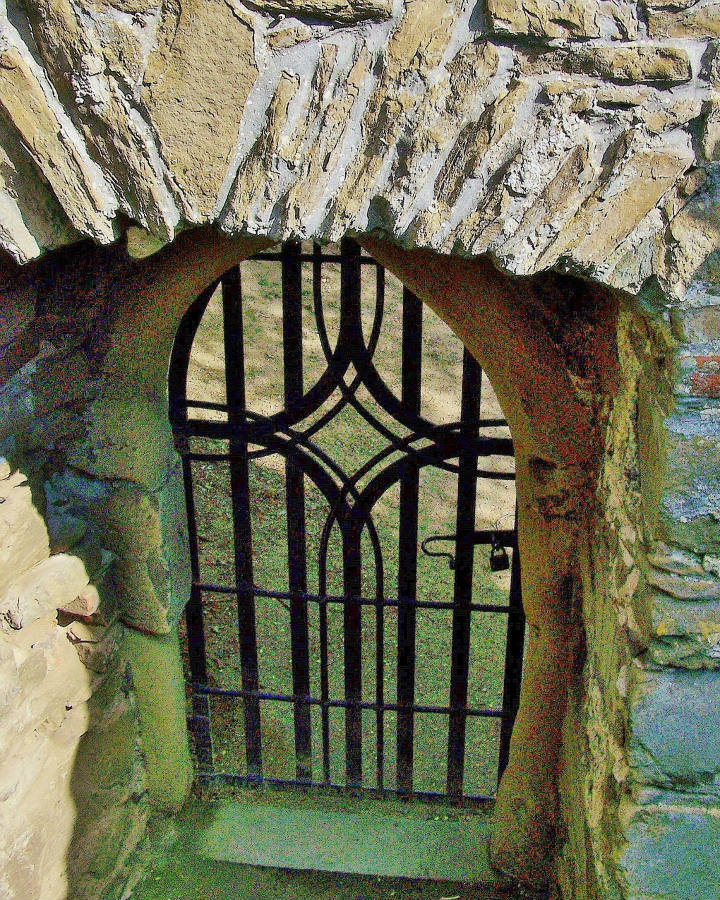 Solve Close up of Cross in window, Helfstyn Castle. jigsaw puzzle ...