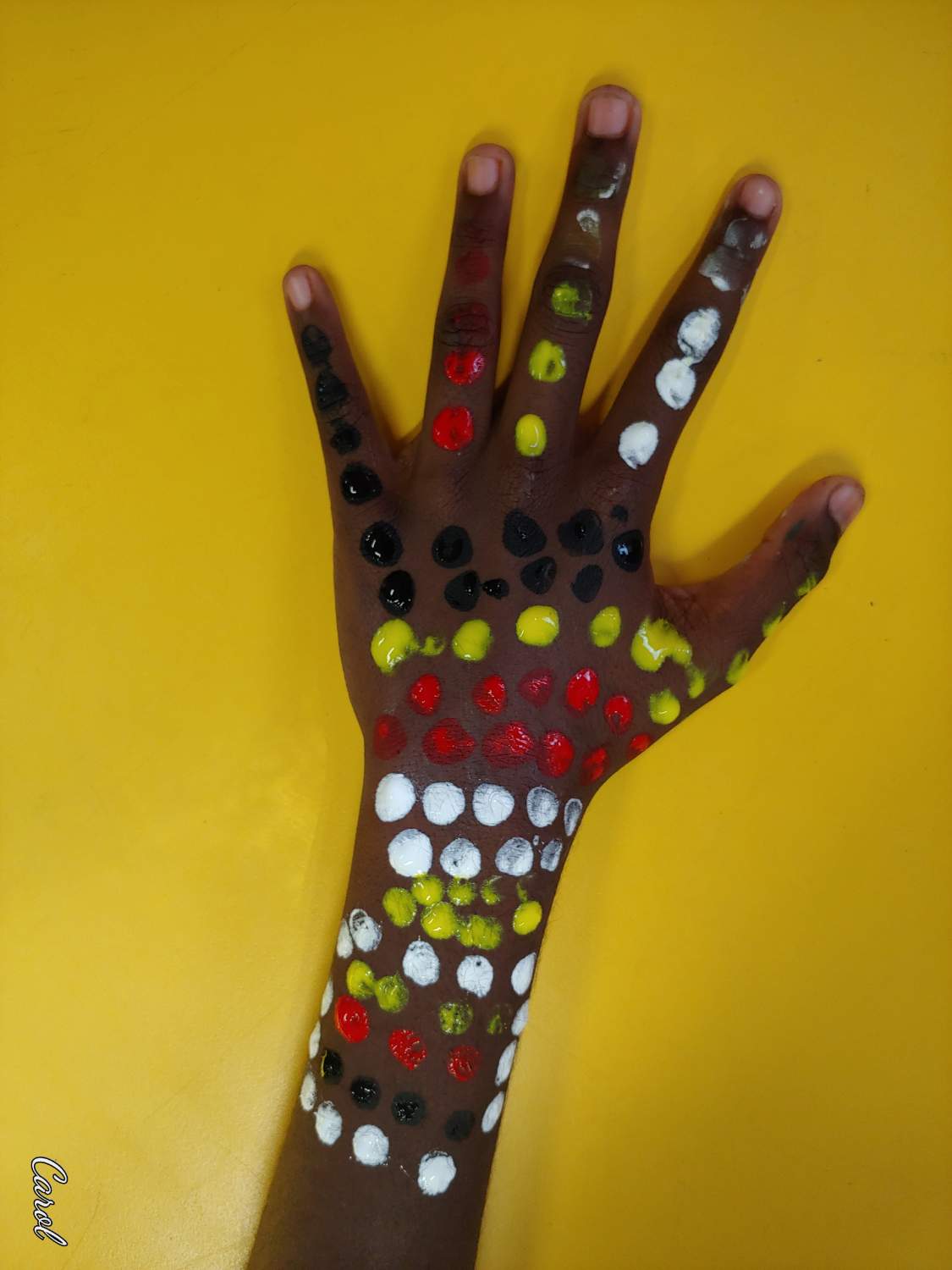 Solve Hand jigsaw puzzle online with 336 pieces