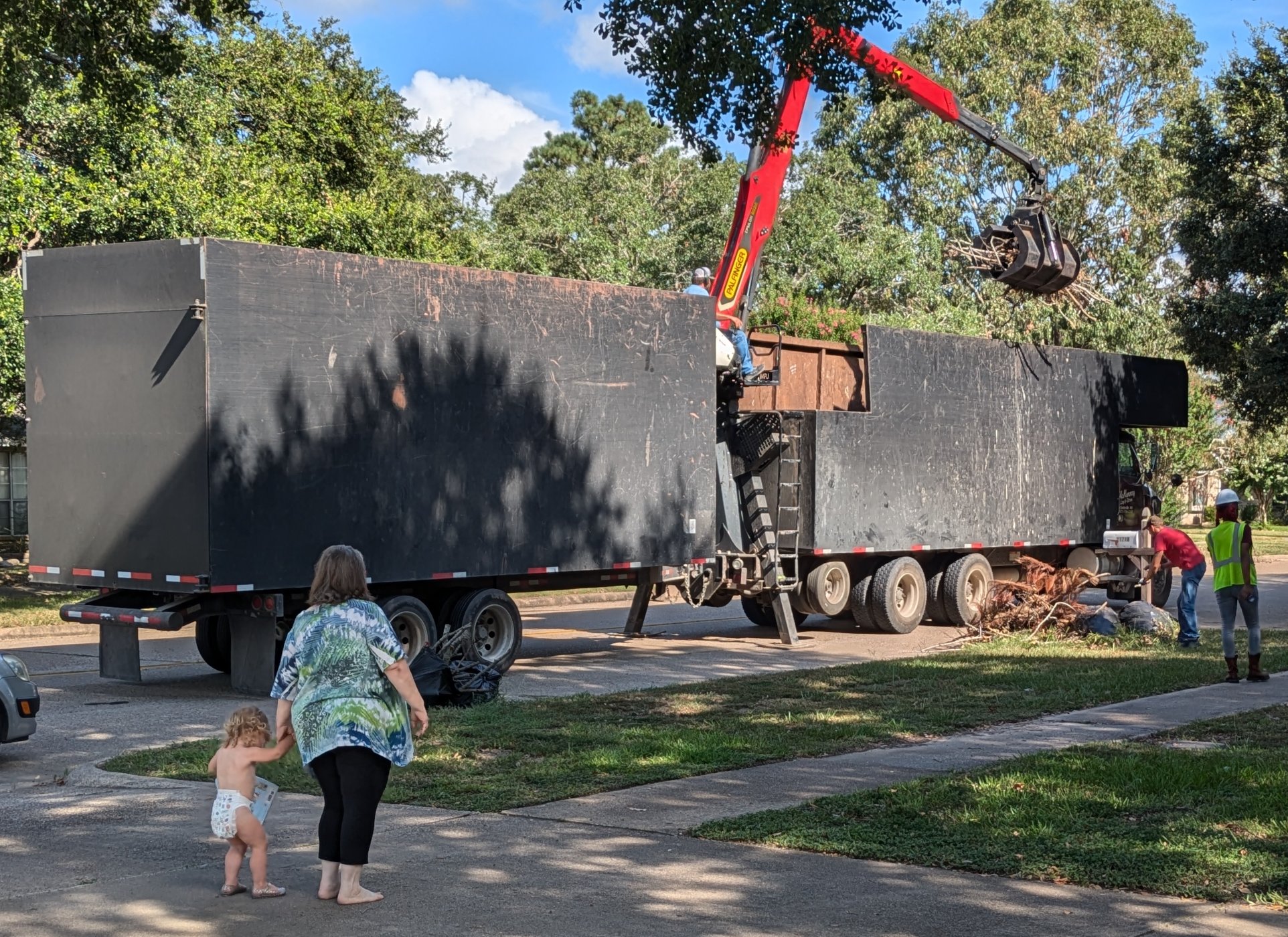 Solve Hurricane BERYL 2024 clean-up... jigsaw puzzle online with 70 pieces