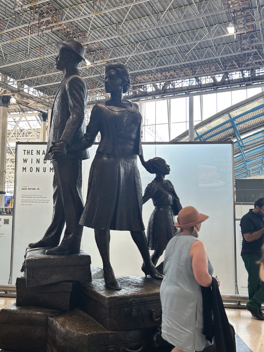 Solve The National Windrush Monument jigsaw puzzle online with 20 pieces