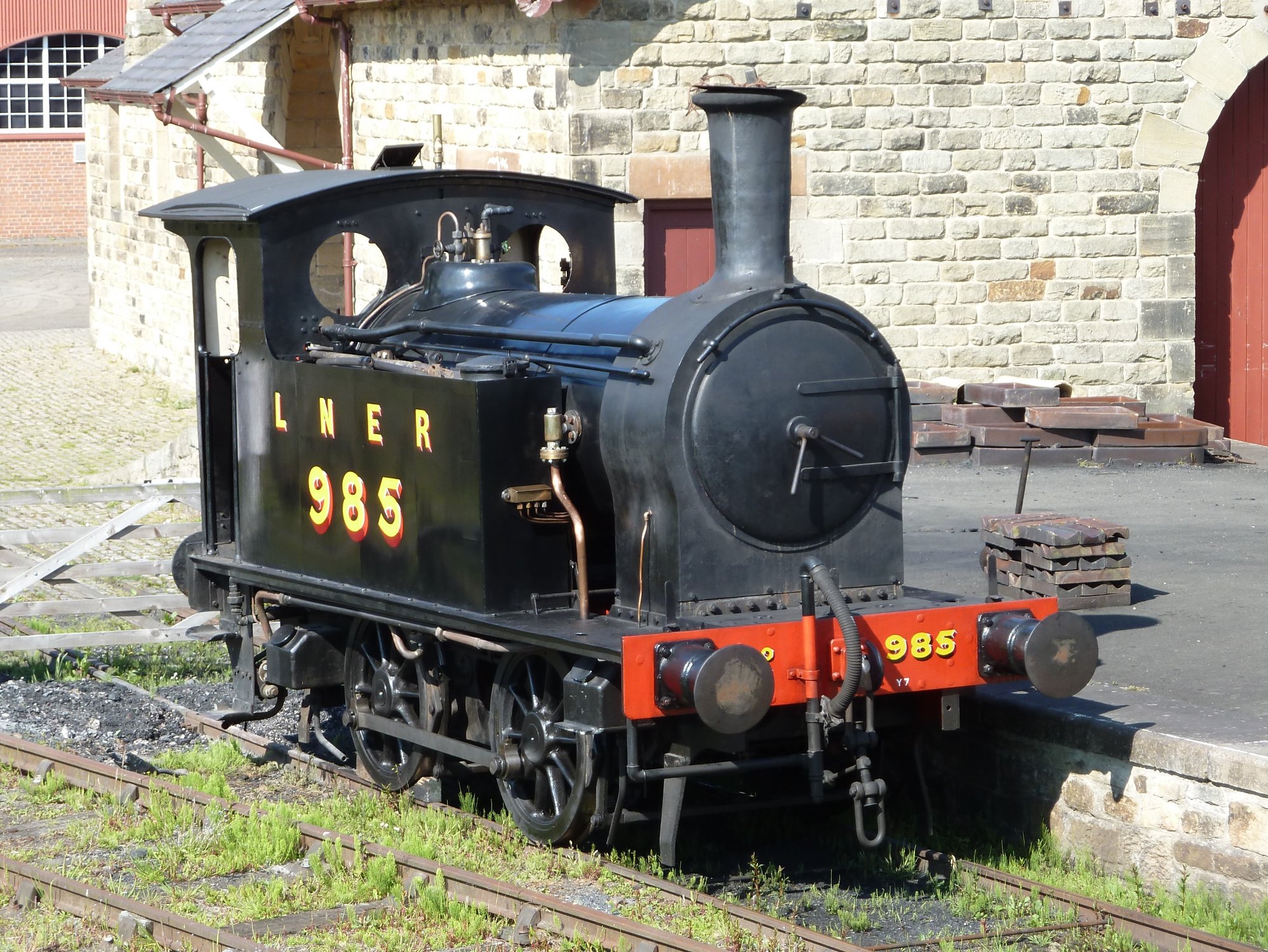 Solve LNER 0-4-0T Type-Y7 No.985 jigsaw puzzle online with 204 pieces