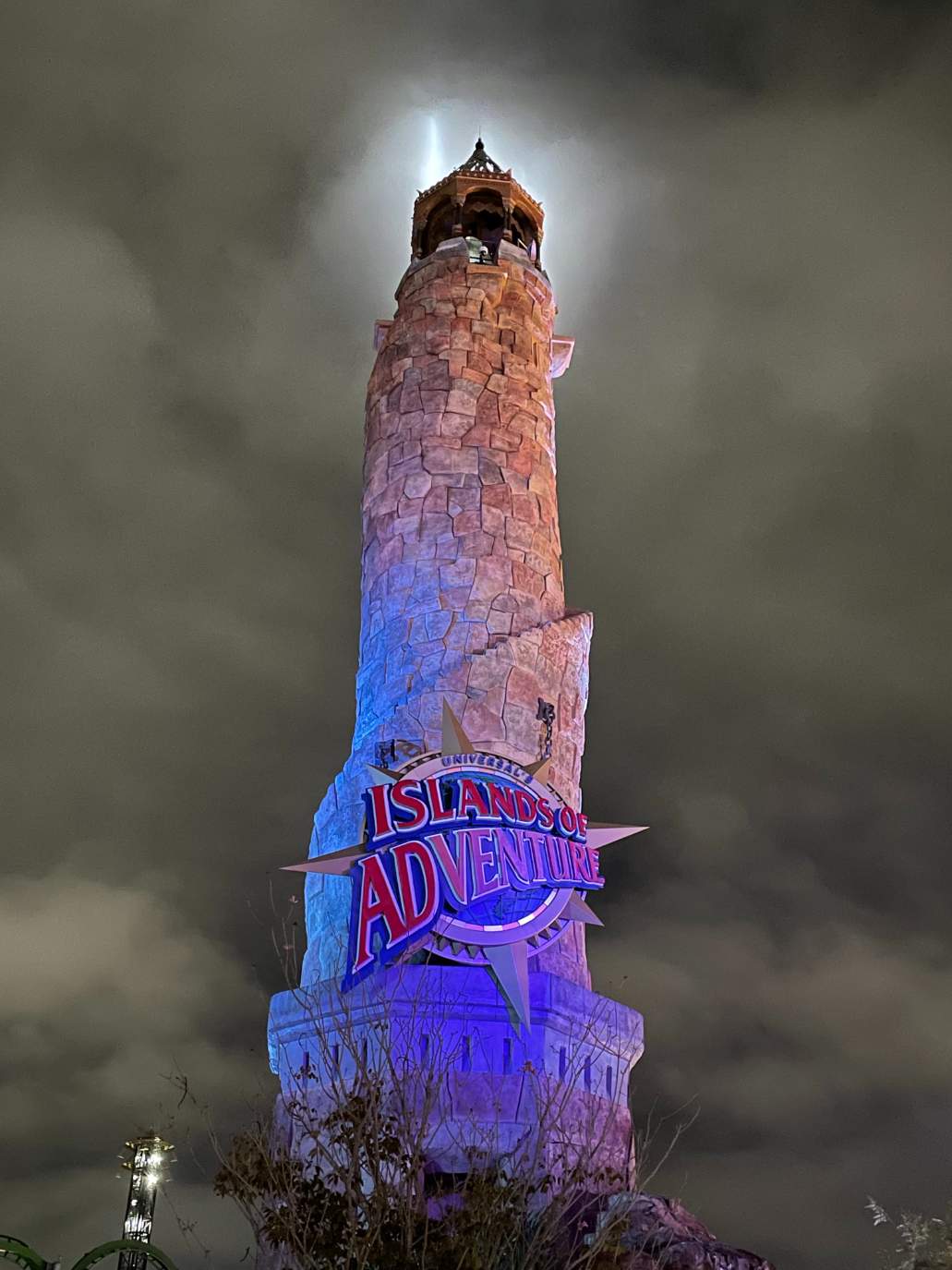 Solve IOA Lighthouse jigsaw puzzle online with 88 pieces