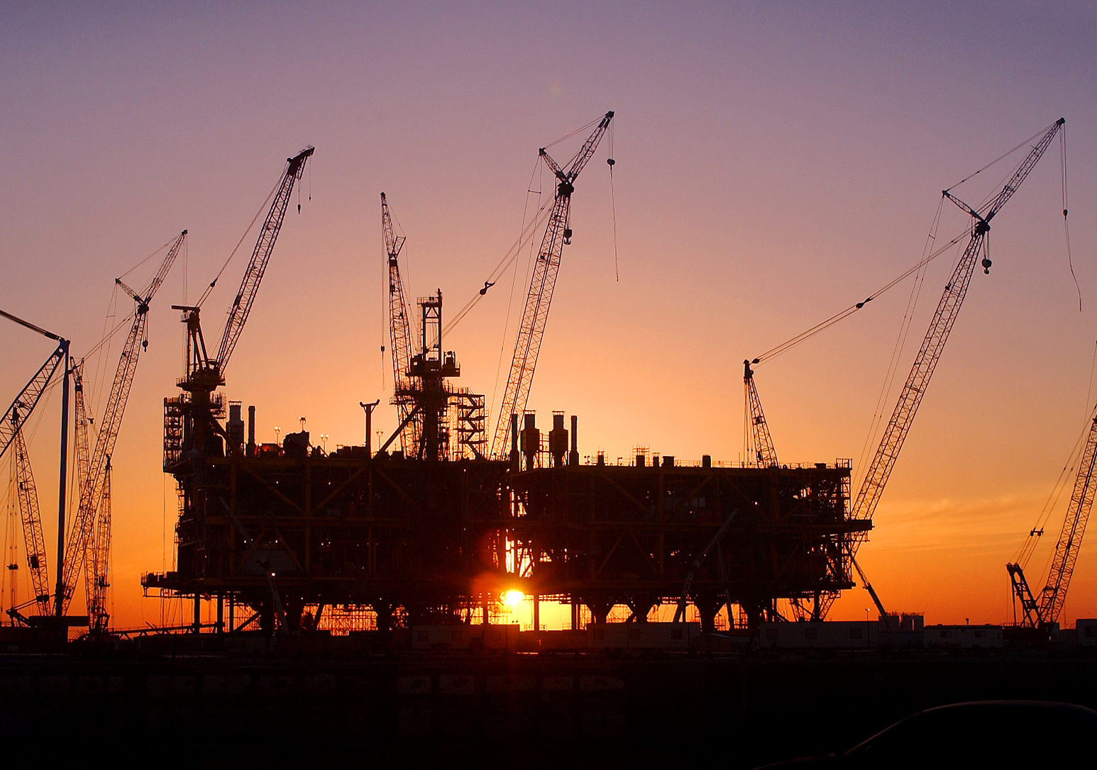 Solve OIL RIG CONSTRUCTION 05 jigsaw puzzle online with 234 pieces