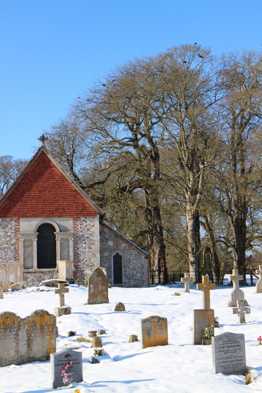 Solve Quarley Church after snow jigsaw puzzle online with 551 pieces