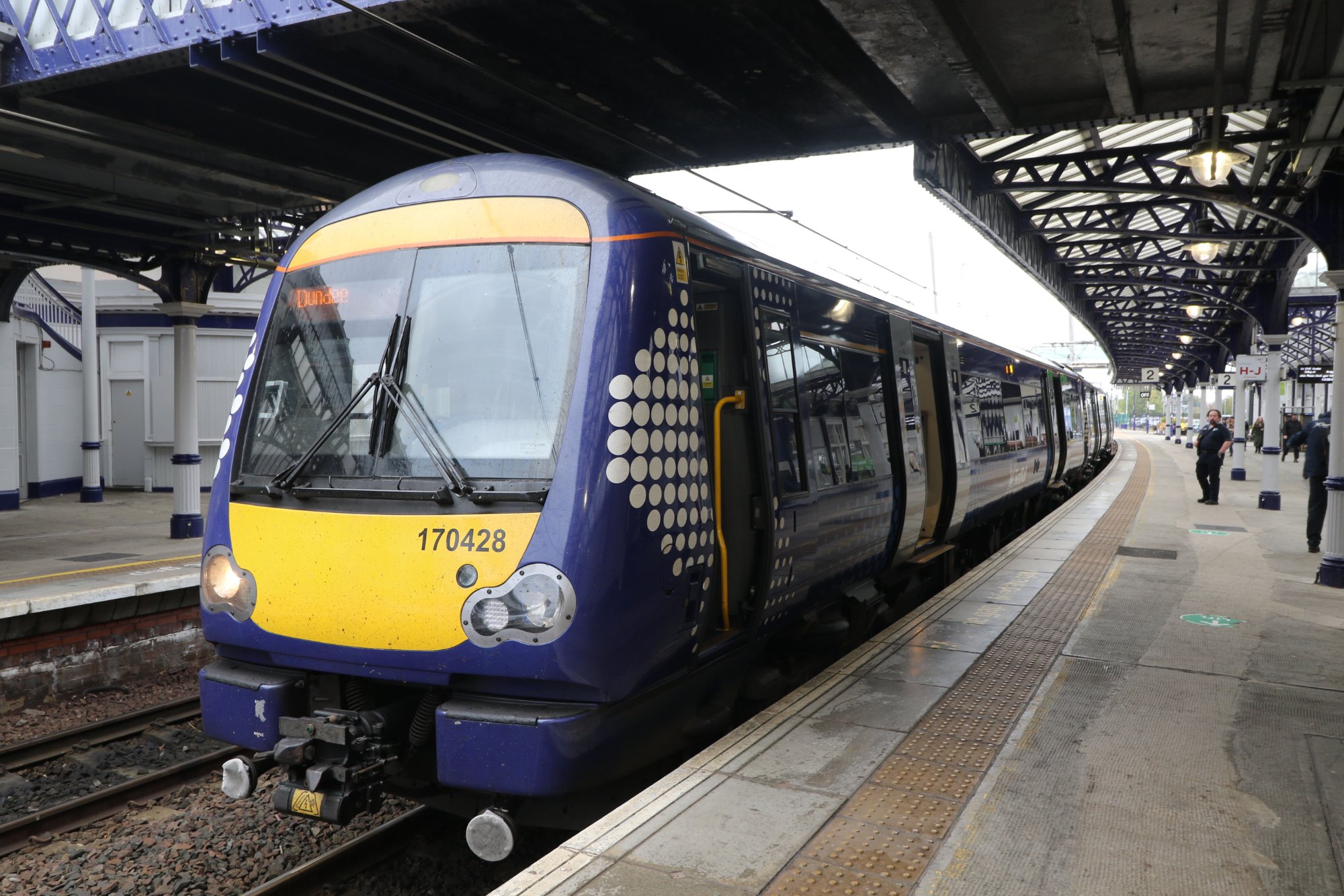 Solve Sterling 15-10-2024 br class 170 428 on platform station 01 ...