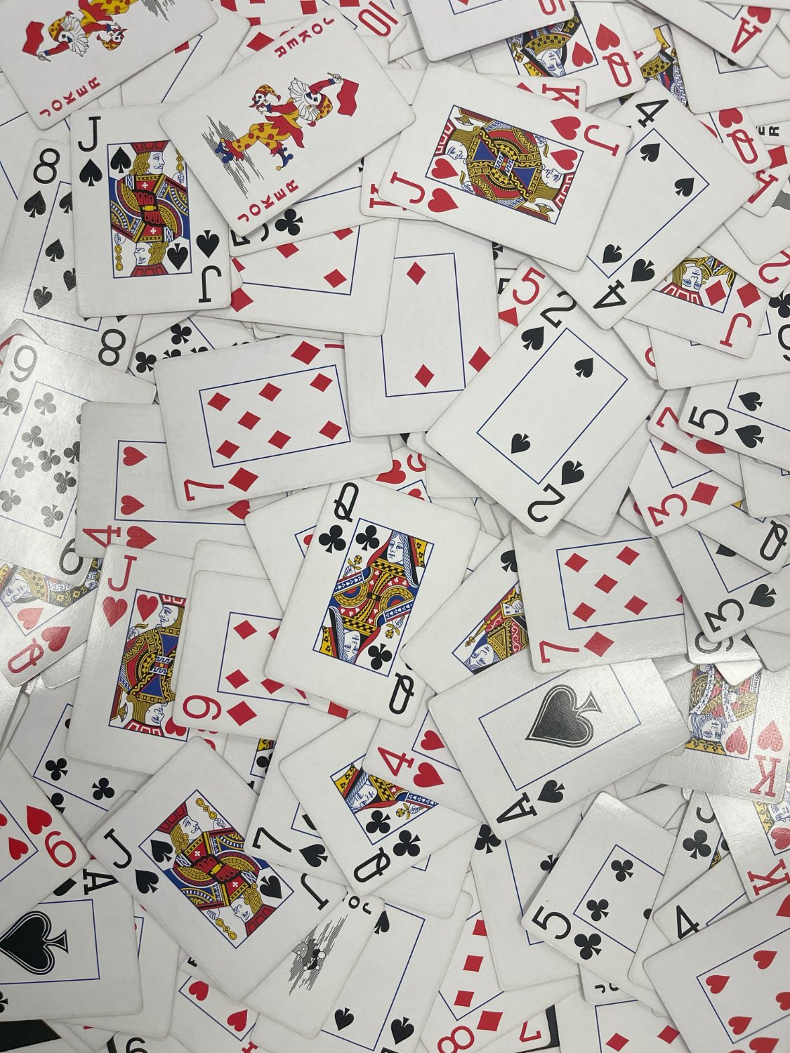 Solve Table Shuffle jigsaw puzzle online with 396 pieces