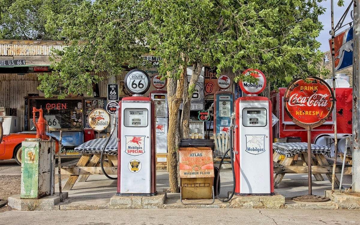 Solve Vintage Gas Station (resize 12 - 247 pieces) jigsaw puzzle online ...