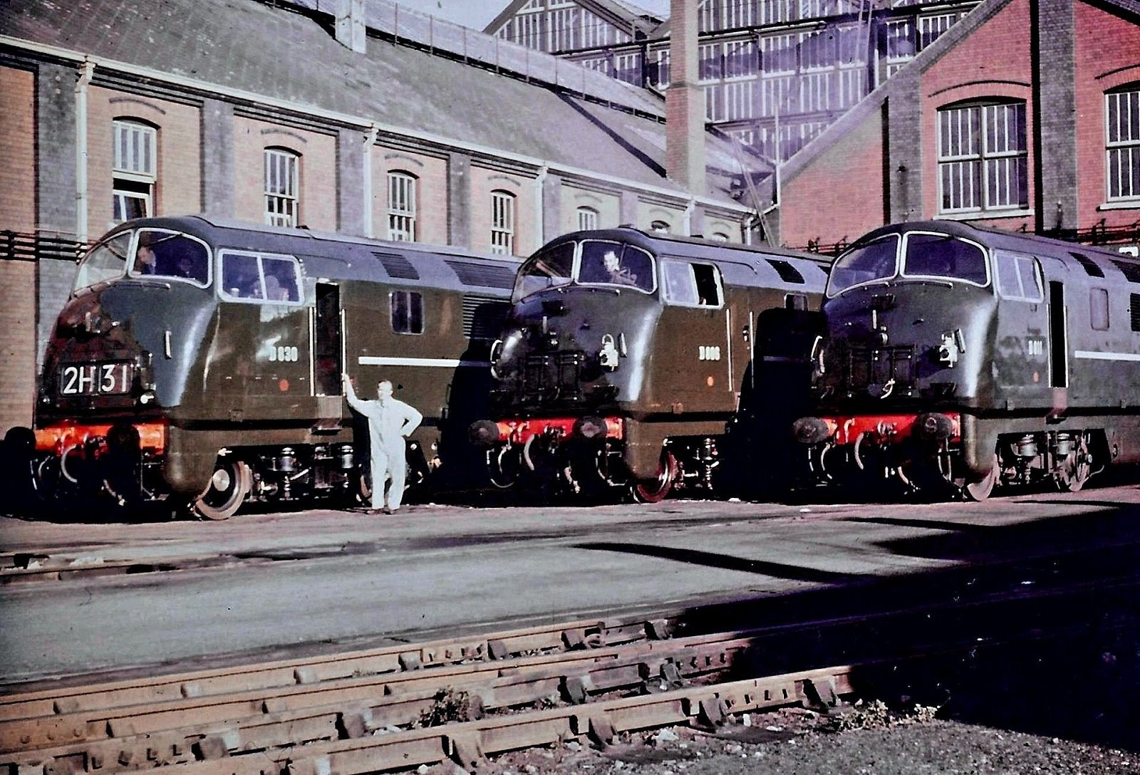 Solve BR Class 42 Warships D830 Majestic, D806 Cambrian and D811 Daring ...