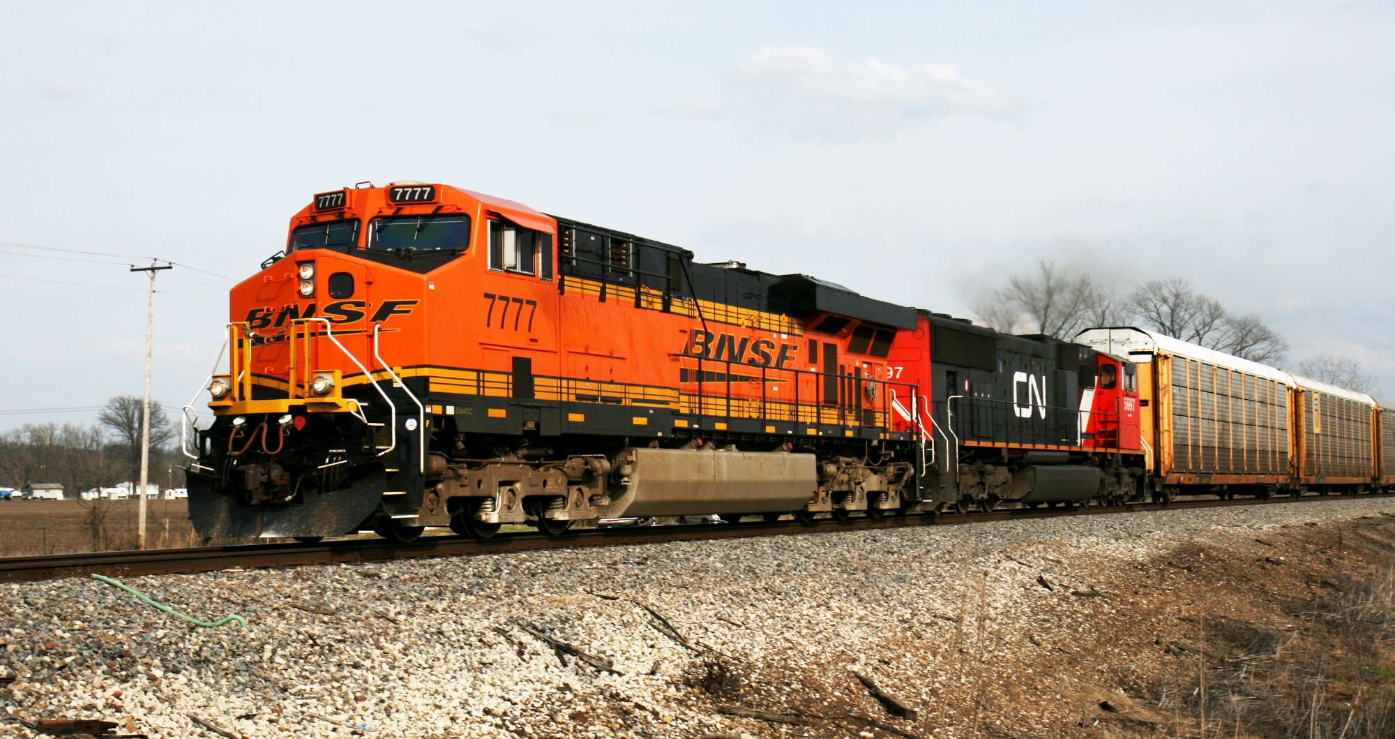 Jigsaw Puzzle | 98 pieces | The BNSF 7777 and CN 5697 | Jigidi