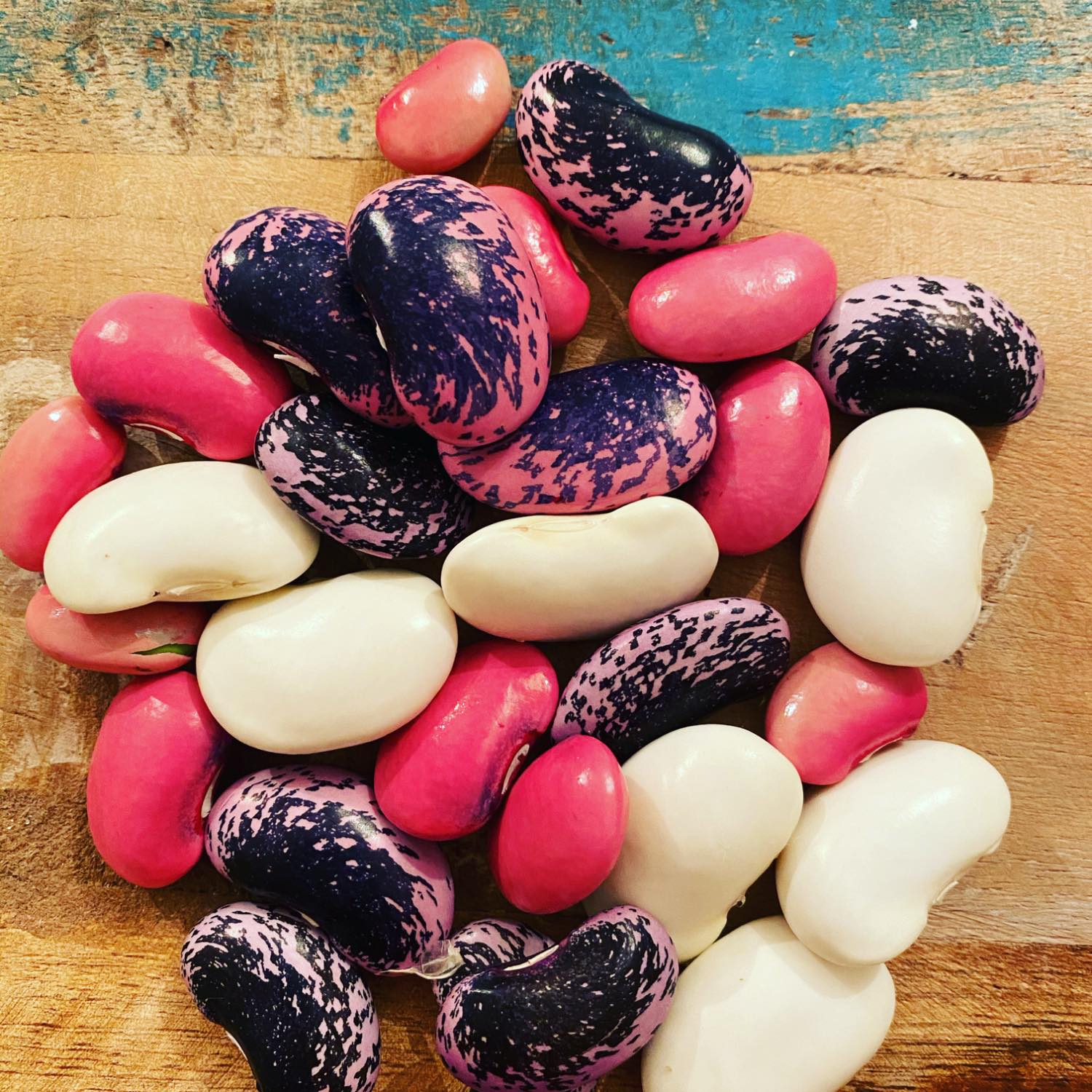 Solve Beans jigsaw puzzle online with 196 pieces