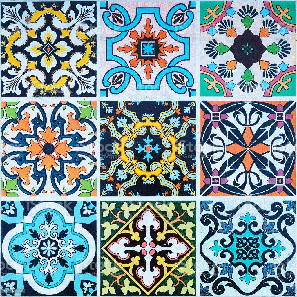 Solve Tile patterns jigsaw puzzle online with 289 pieces