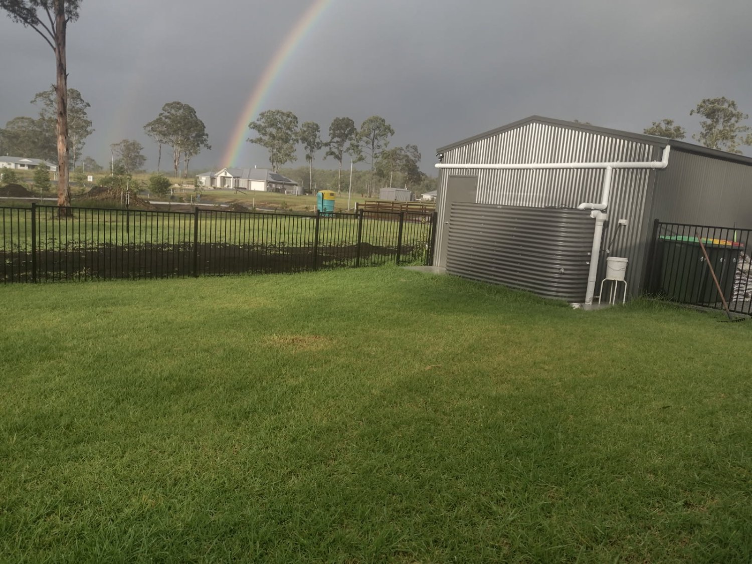 Solve Rainbow jigsaw puzzle online with 12 pieces