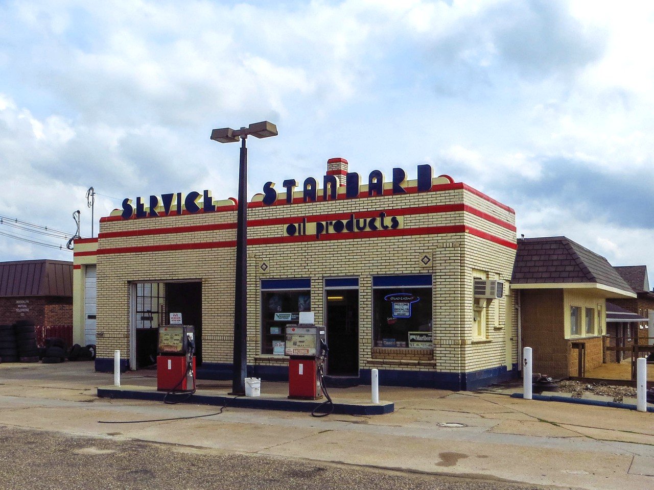 Solve The Brooklyn Service Station in Brooklyn, Iowa jigsaw puzzle ...