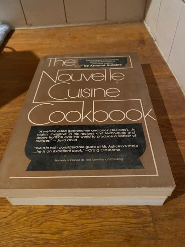 Solve The Nouvelle Cuisine Cookbook jigsaw puzzle online with 20 pieces