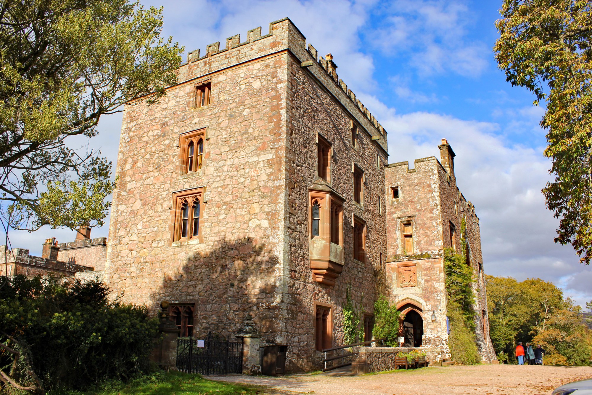 Solve Muncaster Castle, Lake District!! jigsaw puzzle online with 352 ...