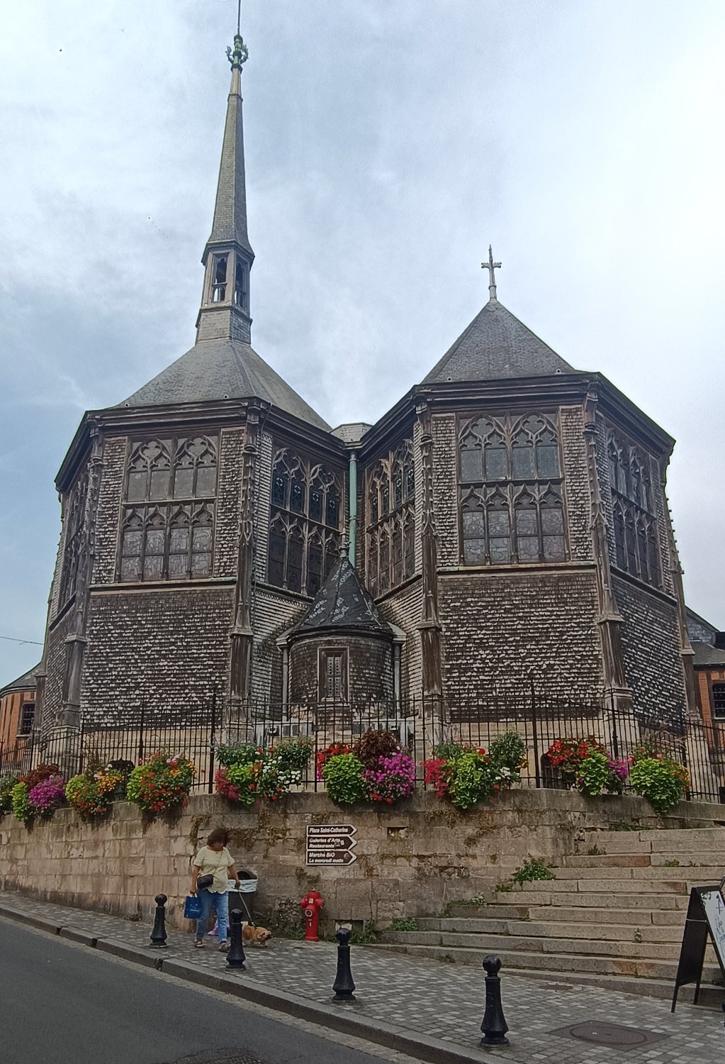 Solve Honfleur, Église Sainte-Catherine jigsaw puzzle online with 88 pieces