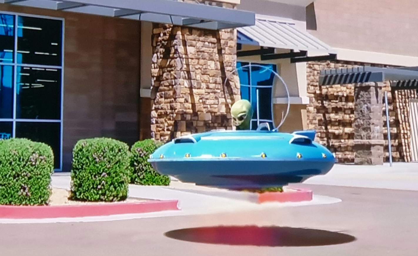 Solve GOODWILL COMMERCIAL ALIEN jigsaw puzzle online with 28 pieces