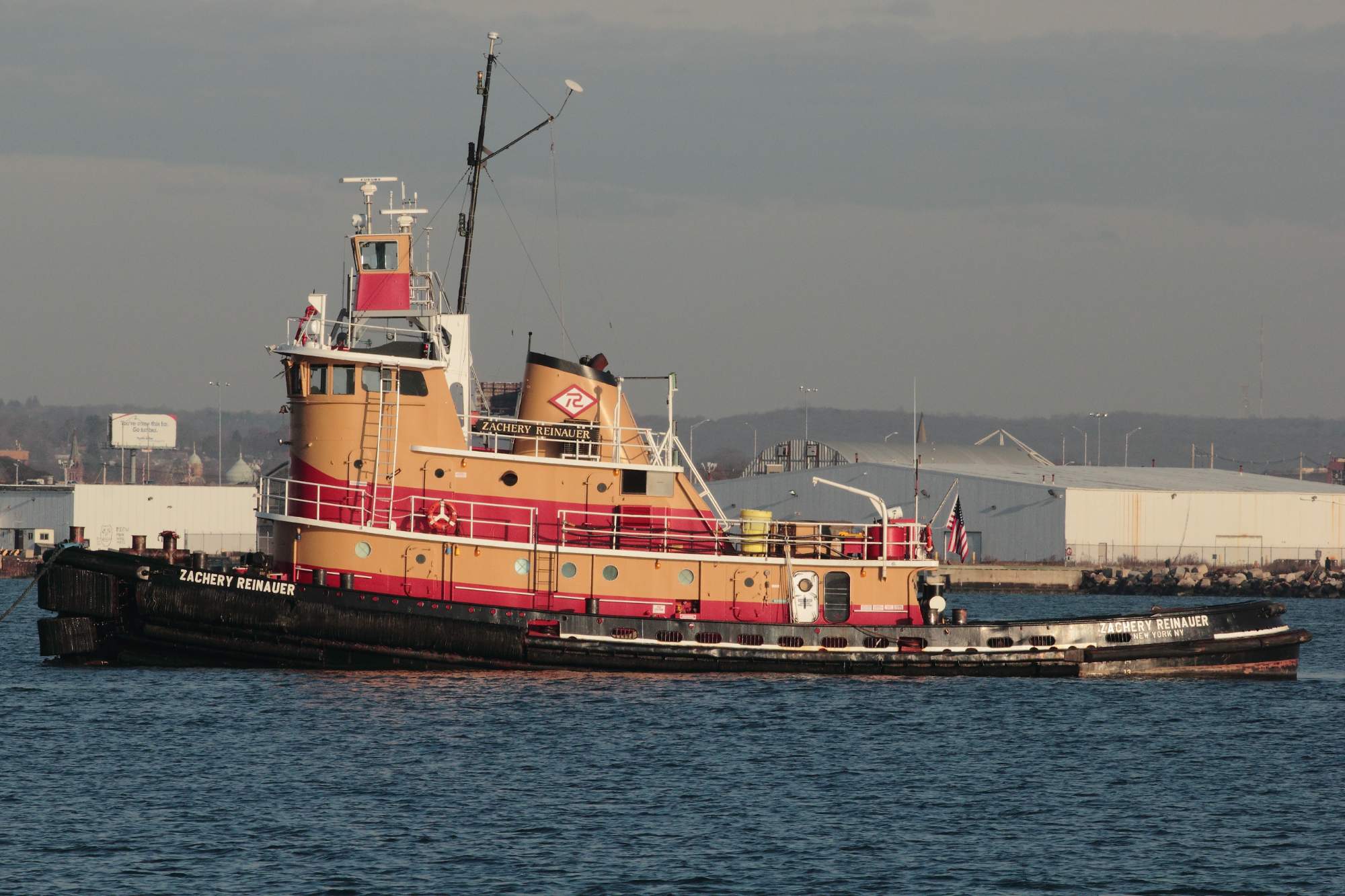 Solve tugboat jigsaw puzzle online with 600 pieces