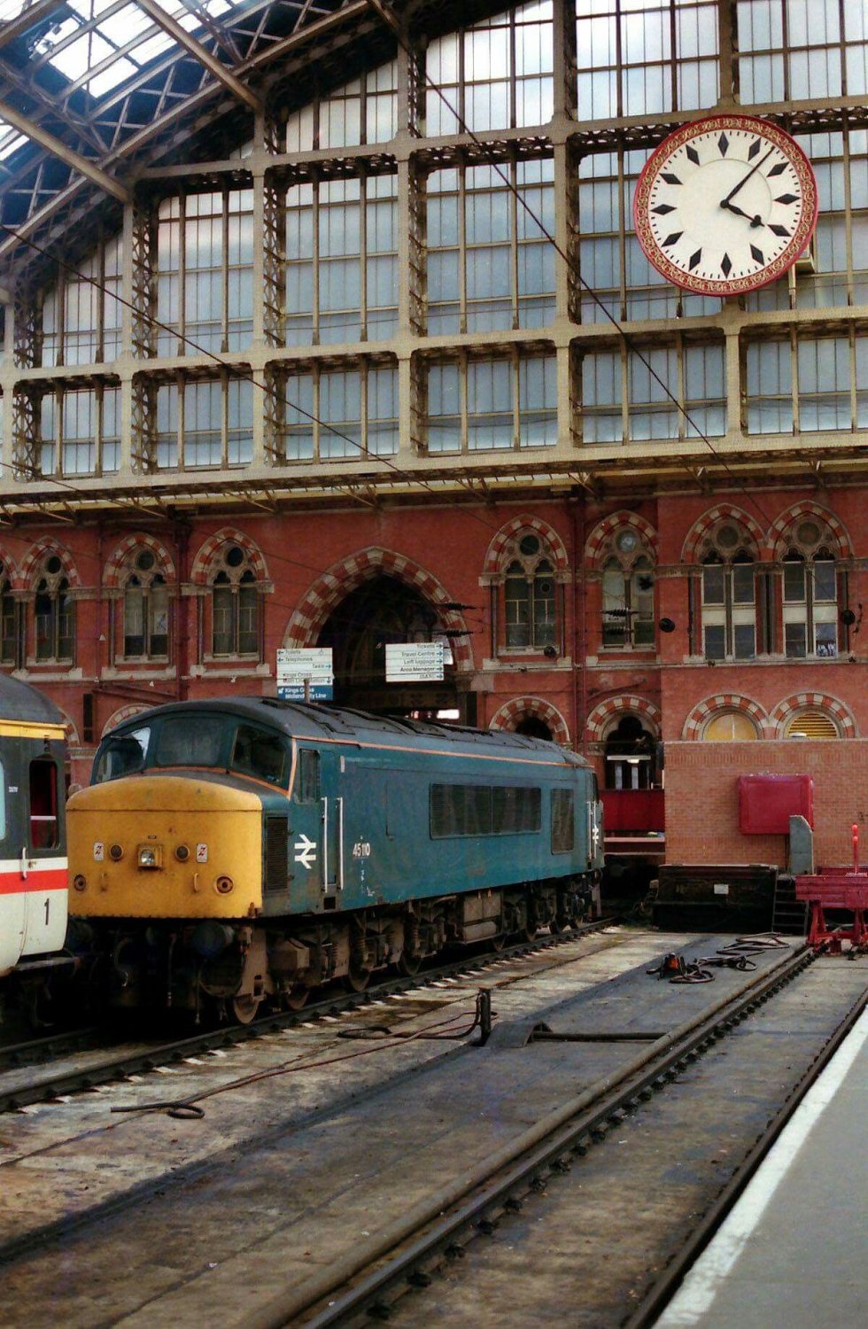 Solve BR Class 45 45110 at St Pancras, 1987. jigsaw puzzle online with ...