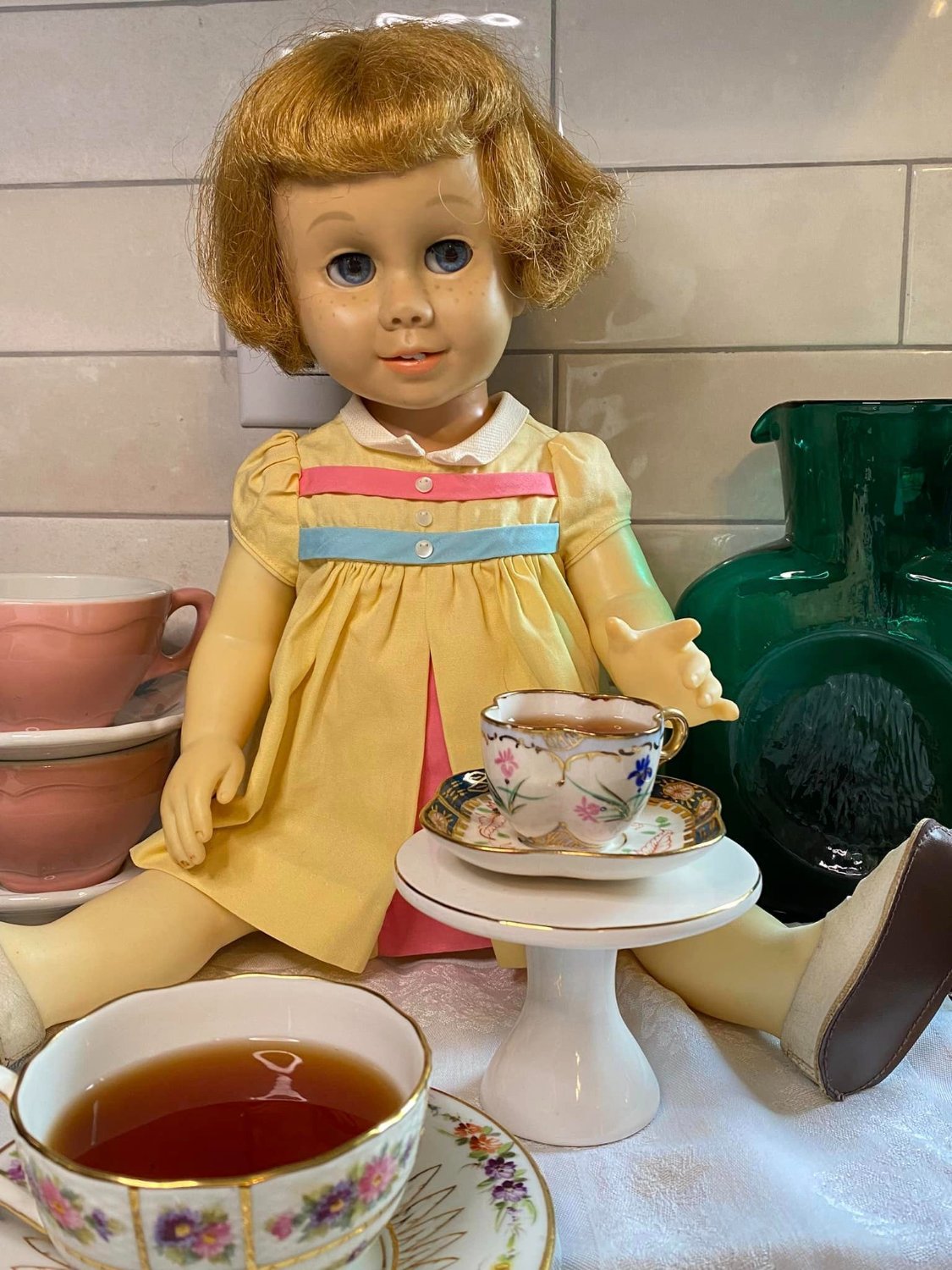 Solve Tea With Cathy jigsaw puzzle online with 80 pieces