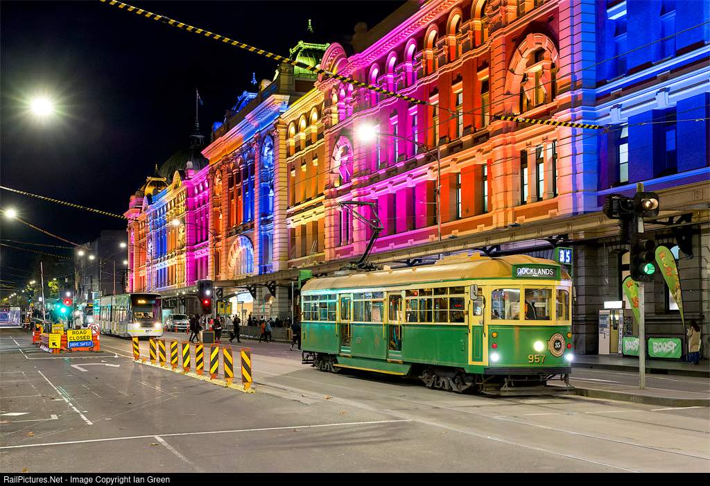 Solve Flinders Street Railway Station aglow in colorful lights! (4 ... Solve Flinders Street Railway Station aglow in colorful lights! (4 ...