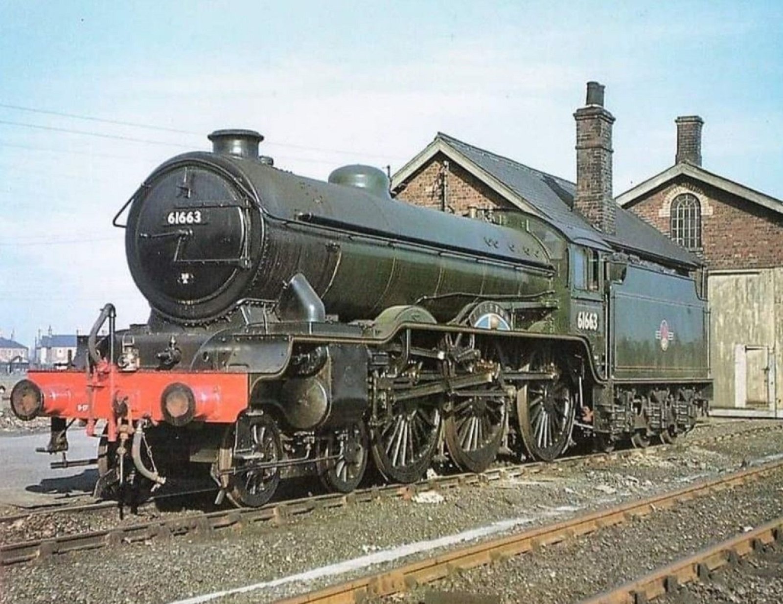 Solve LNER Class B17/6 'Footballer' 4-6-0 61663 Everton. jigsaw puzzle ...