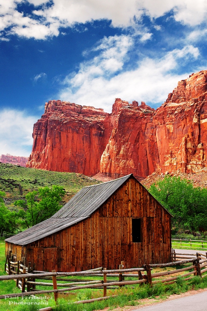 Solve Capitol Reef National Park, Utah jigsaw puzzle online with 96 pieces